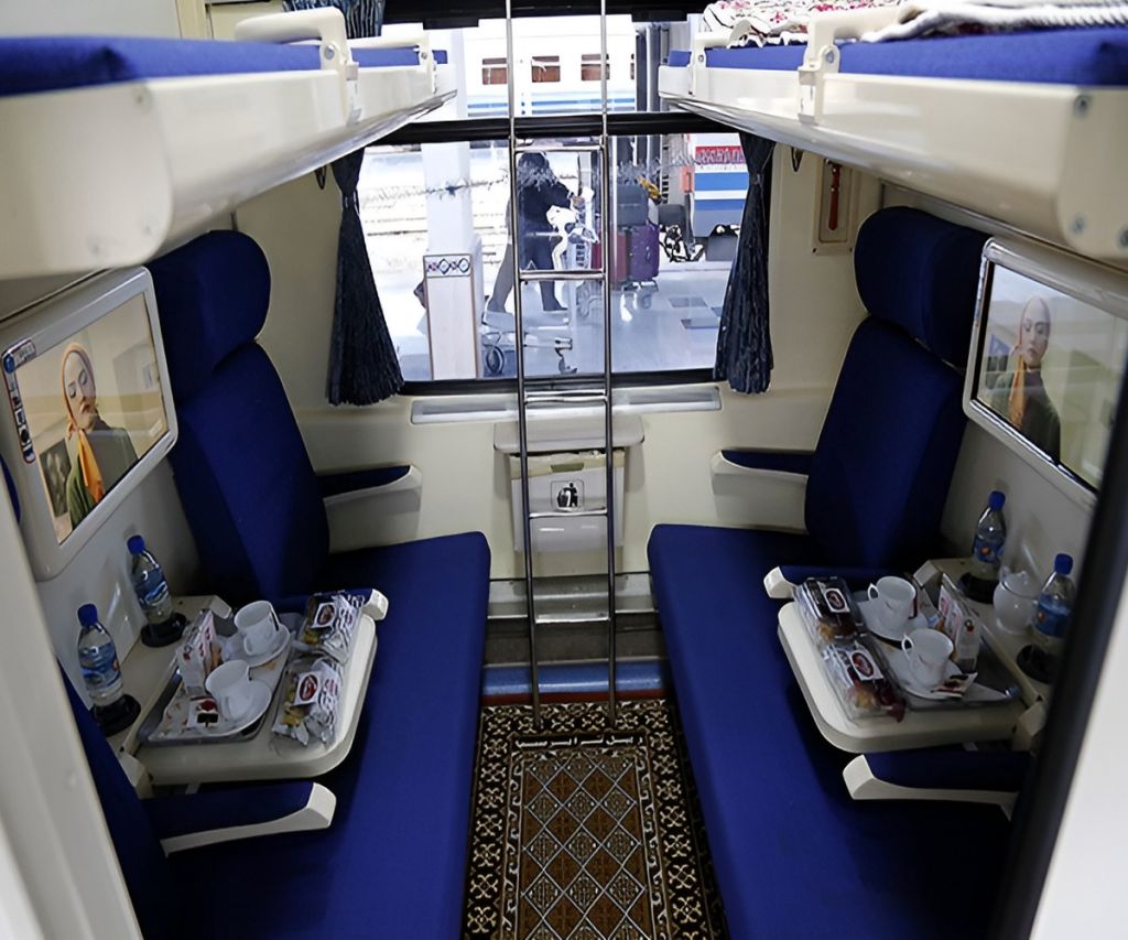 Tehran Isfahan Train