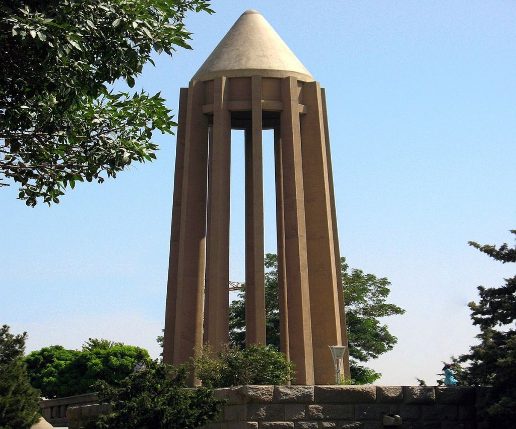 Avicenna Mausoleum | Tourist attractions in Hamadan