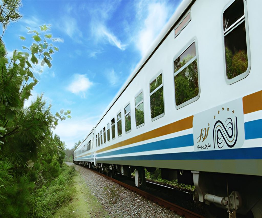Tehran Isfahan Train